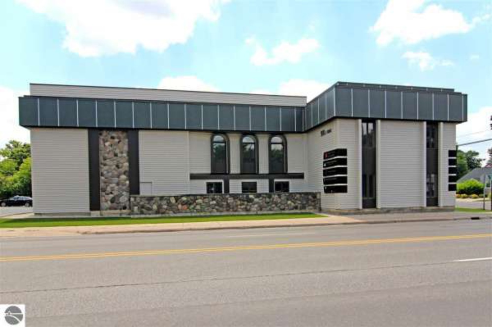 Big Brothers Big Sisters on Front St in Traverse City, MI - 231-946 ...