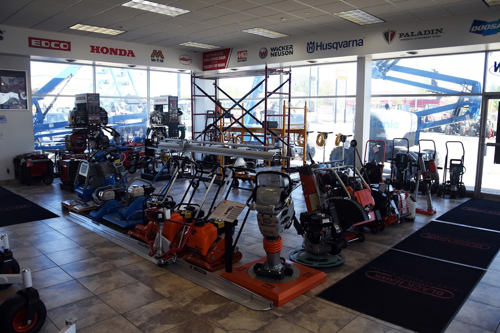 Black Hawk Rental on University Ave in Cedar Falls, IA - 319-277-4421 ...